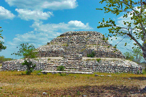 ¡Descubren estructuras mayas en Yaxunah, Yucatán! – Haahil de Radio ...
